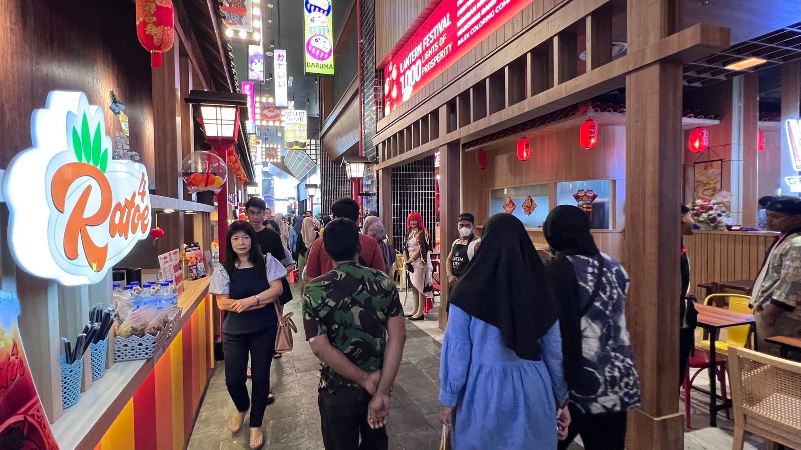 Harajuku Street Food Area Lengkapi Queen City Mall Semarang - Lensa ...